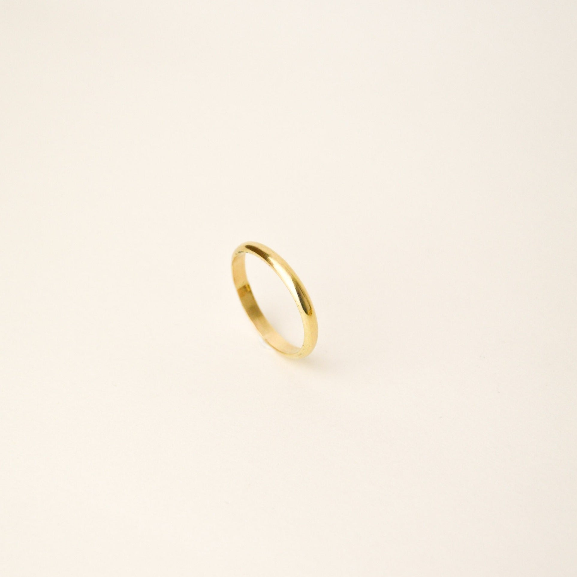 Alliance Or Jaune 18 carats 2mm – Manora Bijoux
